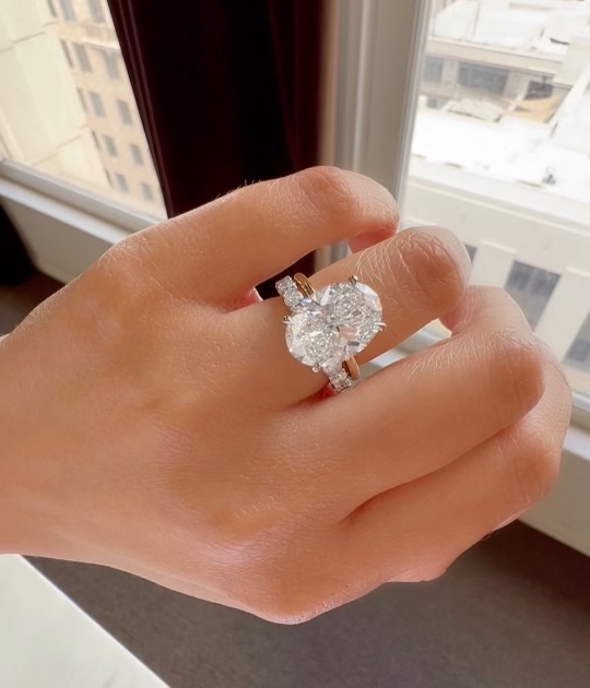 Elevate Your Engagement: The Allure of the Open Bridge Solitaire Ring ...